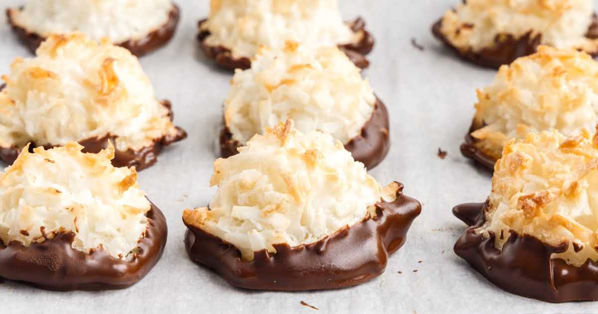 Coconut Macaroons - Pass the Dessert