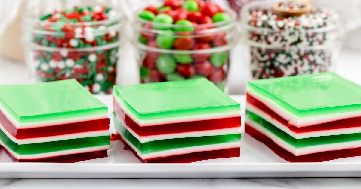 Holly Jolly Jello Shots - Pass the Dessert