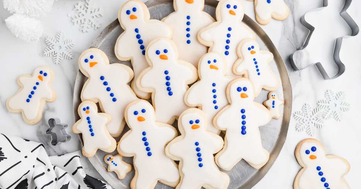 Gingerbread Man Sugar Cookies - Pass the Dessert